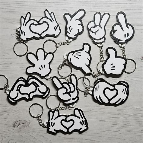 Imagen De Las Manos De Mickey Mouse 1 Mil Resultados De Imágenes