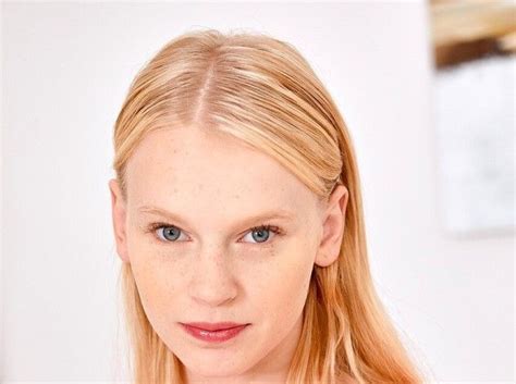 Ellie Springlare Biography Wiki Age Height Career Photos More Artofit