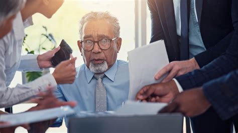 People With Zero Work Ethic Almost Always Use These 10 Phrases When