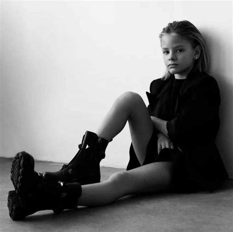 10 лет назад модель Шишкова родила Тимати дочь Алису Как девочка