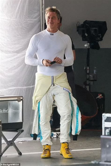 60 годишниот Бред Пит старее подобро и од вино Ја покажа својата неверојатна фигура додека