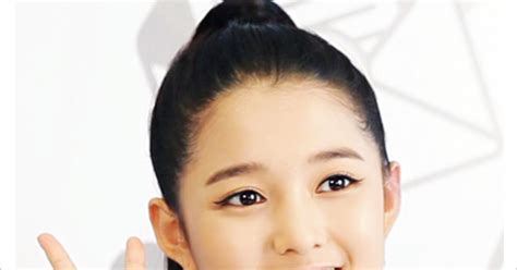 [우먼 동아일보 스타 뷰티] 발랄한 락 시크 무드로 변신 남보라의 러블리 캣츠 아이 메이크업