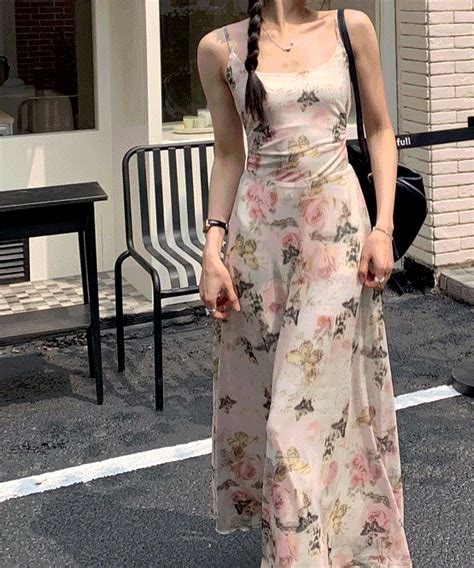 증정 봄여름신상 핫걸 빈티지 나비플로럴 유니크 여행룩 원피스 에이블리