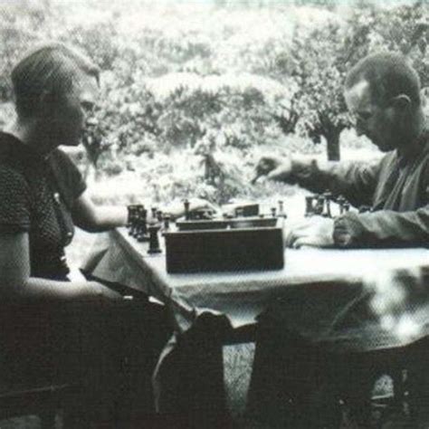 Bert Brecht And Margarete Steffin Canzone