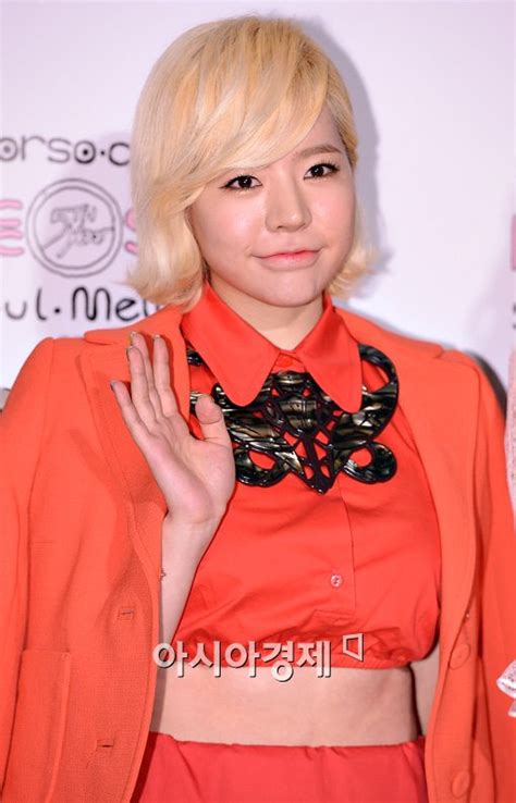 써니 잘생쁨 1위 선정… 예쁘고 잘생긴 여자연예인영예 아시아경제