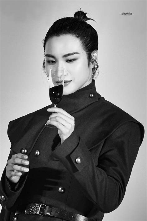 Pin By Lucie Gilmore On Ateez Pretty People Park Seong Hwa Kpop Guys