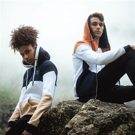 Sweat Space Fox Amixem On The Account Instagram Of Amixem Spotern