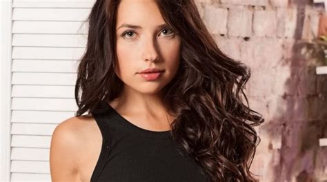 Elena Mitchells Digital Age Future Of Health Insurance Womens Health