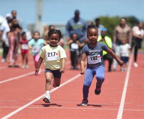 Young Runners Turn Out To Remember Clevonte Lodge Bean The Royal Gazette Bermuda News