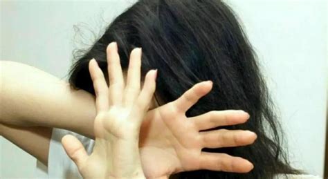 Non amo la mia figliastra quanto la mia figlia biologica gliel ho confessato e lei ci è