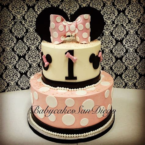 Minnie Mouse Buttercream Cake