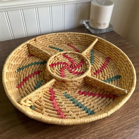Vintage Dining Vintage Raffia Divided Snack Chips Dip 2 Serving Tray Natural Red Green