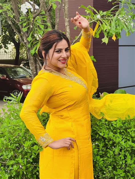 Anna Reshma Rajan Rmalluhorny