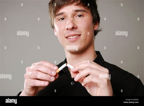 Cigarette Blank European Caucasian Nonsmoker Break Split Smoker