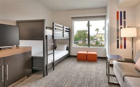 Hampton Inn And Suites Anaheim Resort Convention Center 156 ̶2̶4̶0̶