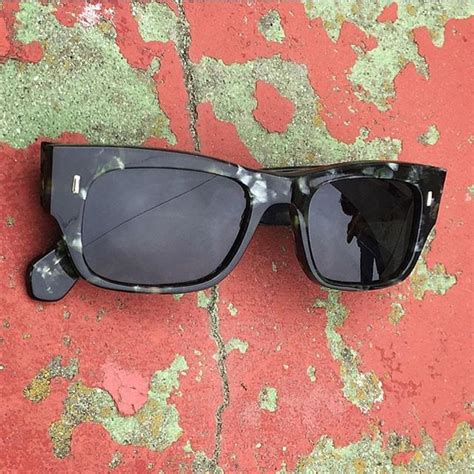 Tortoise Shell Texture Sunglasses