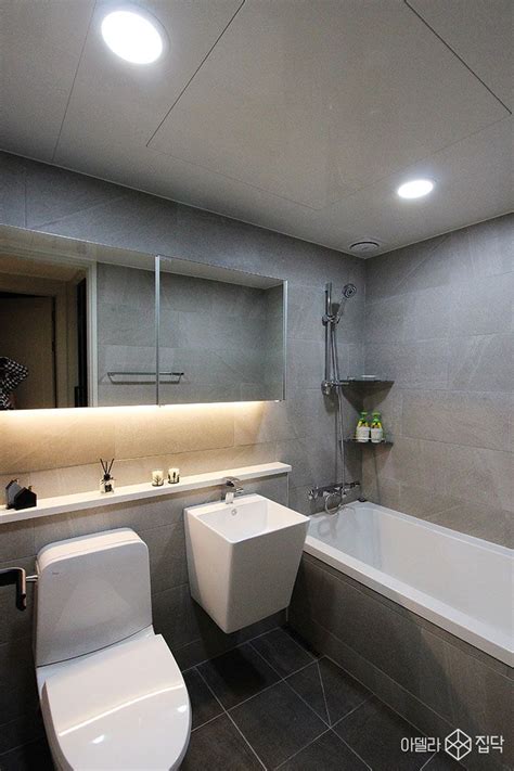 욕실젠다이간접조명벽타일바닥타일 미니멀리스트 욕실 디자인 인테리어 작은 욕실 디자인