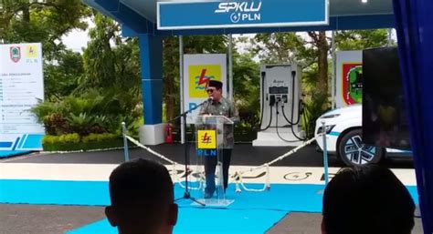 Pln Bangun Spklu Di Kantor Gubernur Kalsel