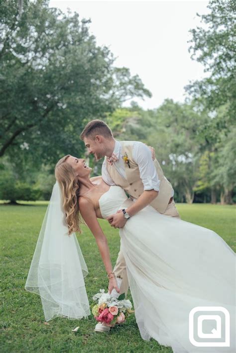 Photographer Explains T Rex In Best Wedding Pic Ever
