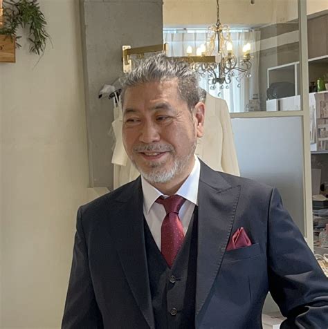 40년지기 친구들과 함께한 소중한 하루 지난주 고등학교 동창들이 무려 40년 우정을 안고 장수만세를 찾아주셨습니다 가게