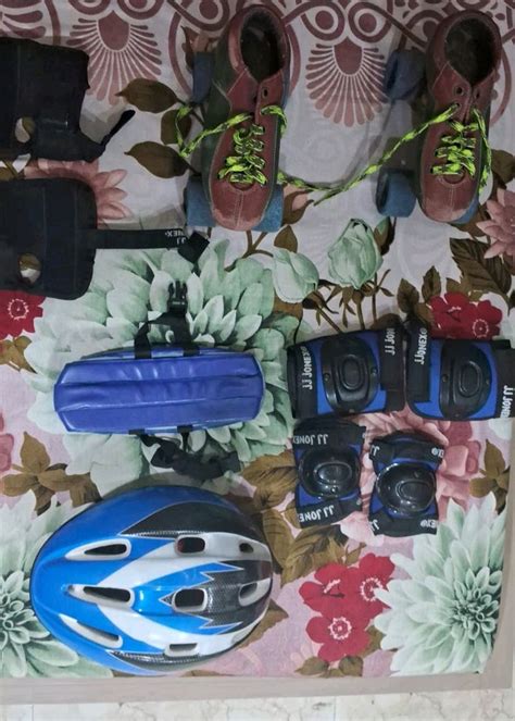 Hyper Skates Full Set With Two Helmets Freeup