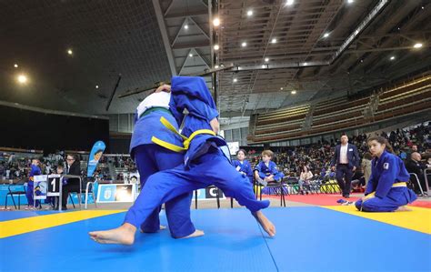Tres Mil Judokas Llenan El Coliseum Por El Miguelito La Opinión De A