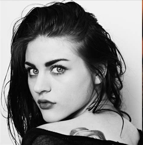 Pin By Estrella Graulau On Faces Frances Bean Cobain Courtney Love Kurt Cobain