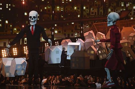 Katy Perrys Backing Dancer Steals The Show At Brits Hello