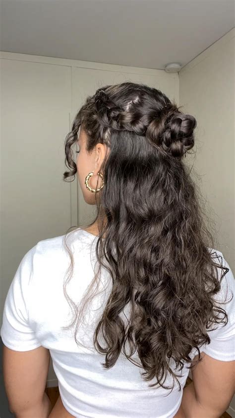 Trendy And Cute Curly Hairstyles For Women Hairstyle Haircuts For 2023