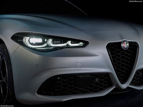 토날레 닮은 앞모습 알파로메오 신형 줄리아 공개 네이버 포스트