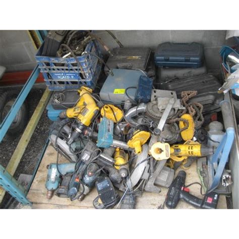 Pallet Of Asst Electric Hand Tools Dewalt Makita Black And Decker Etc
