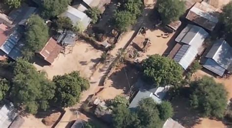 ဖောင်းကွဲကျေးရွာအနီးတွင်စစ်ကြောင်းထိုးလာသည့်စစ်ကောင်စီတပ်အား Pdfများက ဒရုန်းဖြင့်တိုက်ခိုက်ရာ ၁