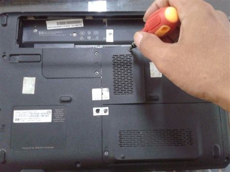 MEMASANG MEMORY RAM LAPTOP Computer Technical Support