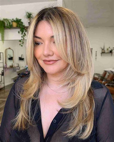 Stylish Haircuts For Fat Faces Long Hairstyles For Round Faces In 2020