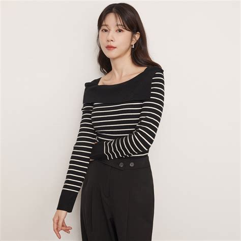 [리오더] 오프숄더 스트라이프 스웨터 2colors Rmkad49rt7 이랜드몰