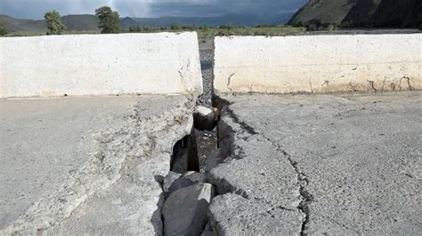 Үерийн улмаас эвдэрсэн гүүрэн байгууламжуудыг сэргээн засварлах зардлыг Засгийн газрын нөөц