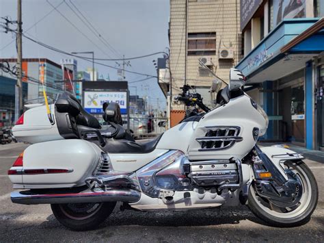 2003년식 혼다 골드윙1800 중고 오토바이 거래의 새로운 기준 바이크 사고팔 땐 바이킹