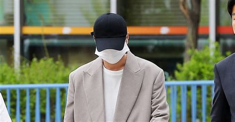 만취 운전 고개 푹 숙인 신혜성[★포토]