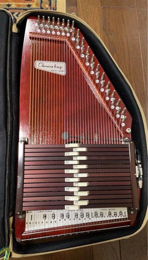 東海楽器のクロマハープ