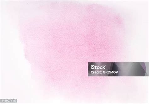 흰색 바탕에 추상 핑크 수채화 종이에 색이 튀 었 습니다 손으로 그린 것입니다 Art Show에 대한 스톡 벡터 아트 및 기타 이미지 Art Show 거친 그래피티