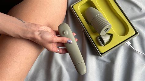 Juliane Kühr Designs Vibrator That Doubles As Artificial Insemination Device