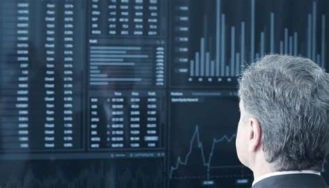 Sector Rotation Definition and Strategies - An Expert's Take 2024 • Dumb Little Man