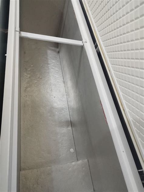 იყიდება საყინულე მაღაზიის და საწარმოს ინვენტარი