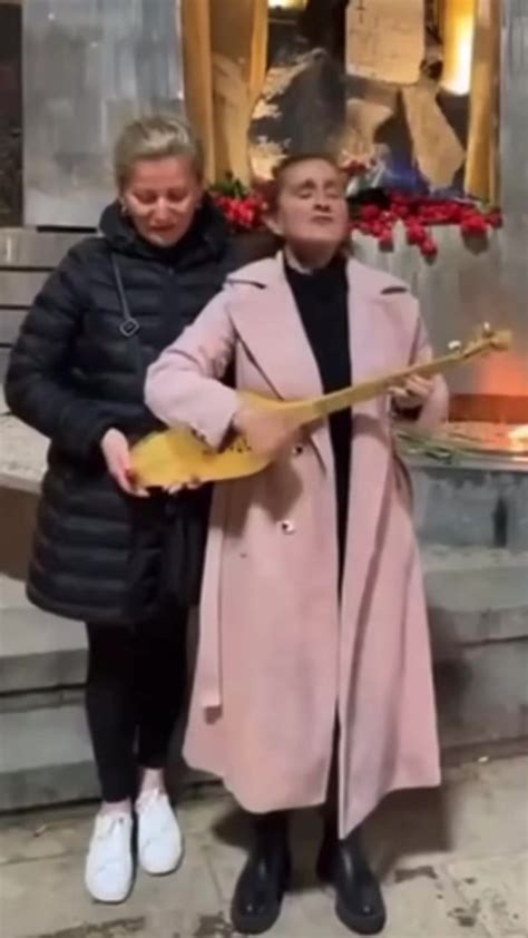 9 აპრილის გმირები 34 წლის შემდეგ გოგონა დროშით მარი ნანა მახარაძე და ლელა ვეფხვაძე ️ By