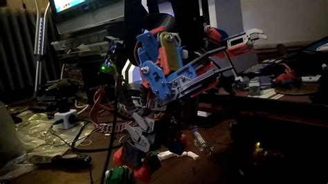 Diy Bipedal Raspberry Pi Robot Test2 Walking Youtube