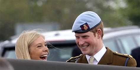 Prins Harry Flirtte Tijdens Zijn Relatie Met Chelsy Davey Met Een