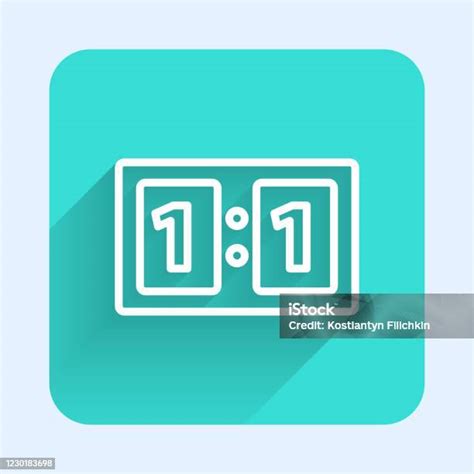 흰색 라인 스포츠 기계 점수 판 및 결과 표시 아이콘 긴 그림자로 격리 녹색 사각형 버튼입니다 벡터 일러스트레이션 Championship에 대한 스톡 벡터 아트 및 기타