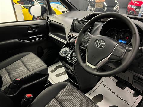 2020 Toyota Noah 80 Deluxe 🚗 汽車買賣及中介服務 One Spot Limited