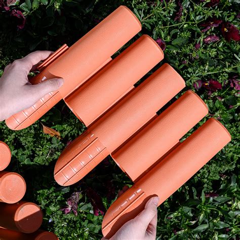 Set Of 8 Manufactory Wholesale Easily Assembled Plastic Small Fences Flexible Garden Edging