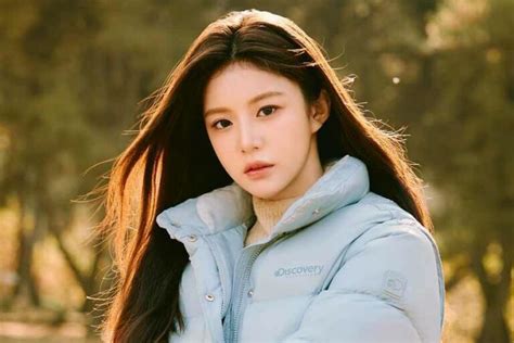 Go Yoon Jung Ungkap Tantangan Yang Dihadapi Saat Memerankan Lee Ji Soo Go Yoon Jung Ungkap Tantangan Yang Dihadapi Saat Memerankan Lee Ji Soo